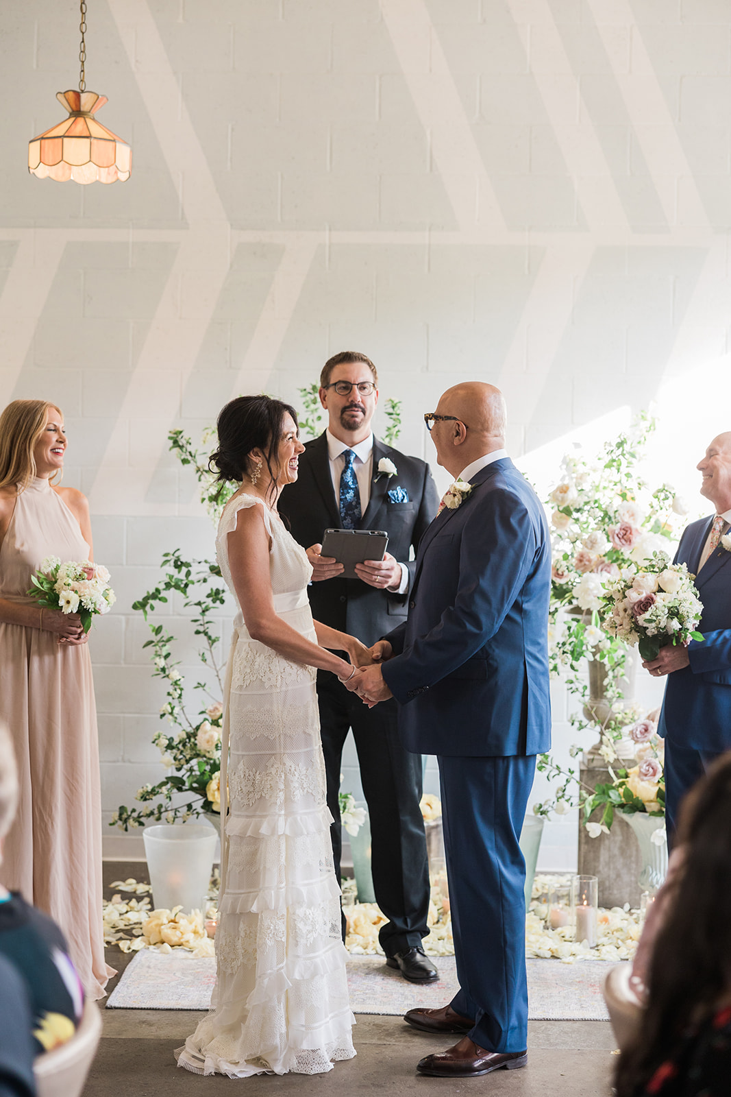 Chic Intimate wedding with gorgeous food and flowers - isibealstudio.com